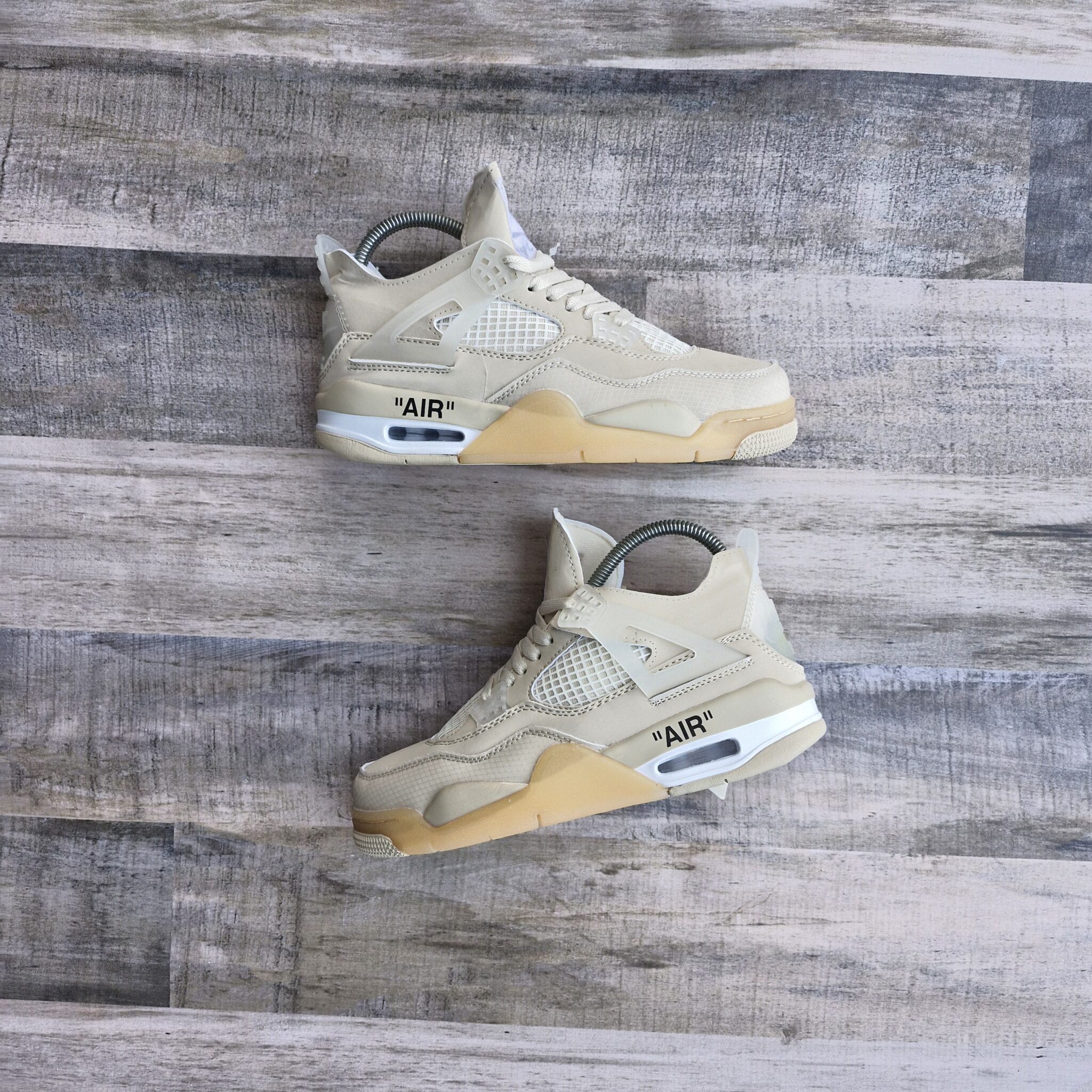 Jordán Retro 4 Off White - Dnordicos